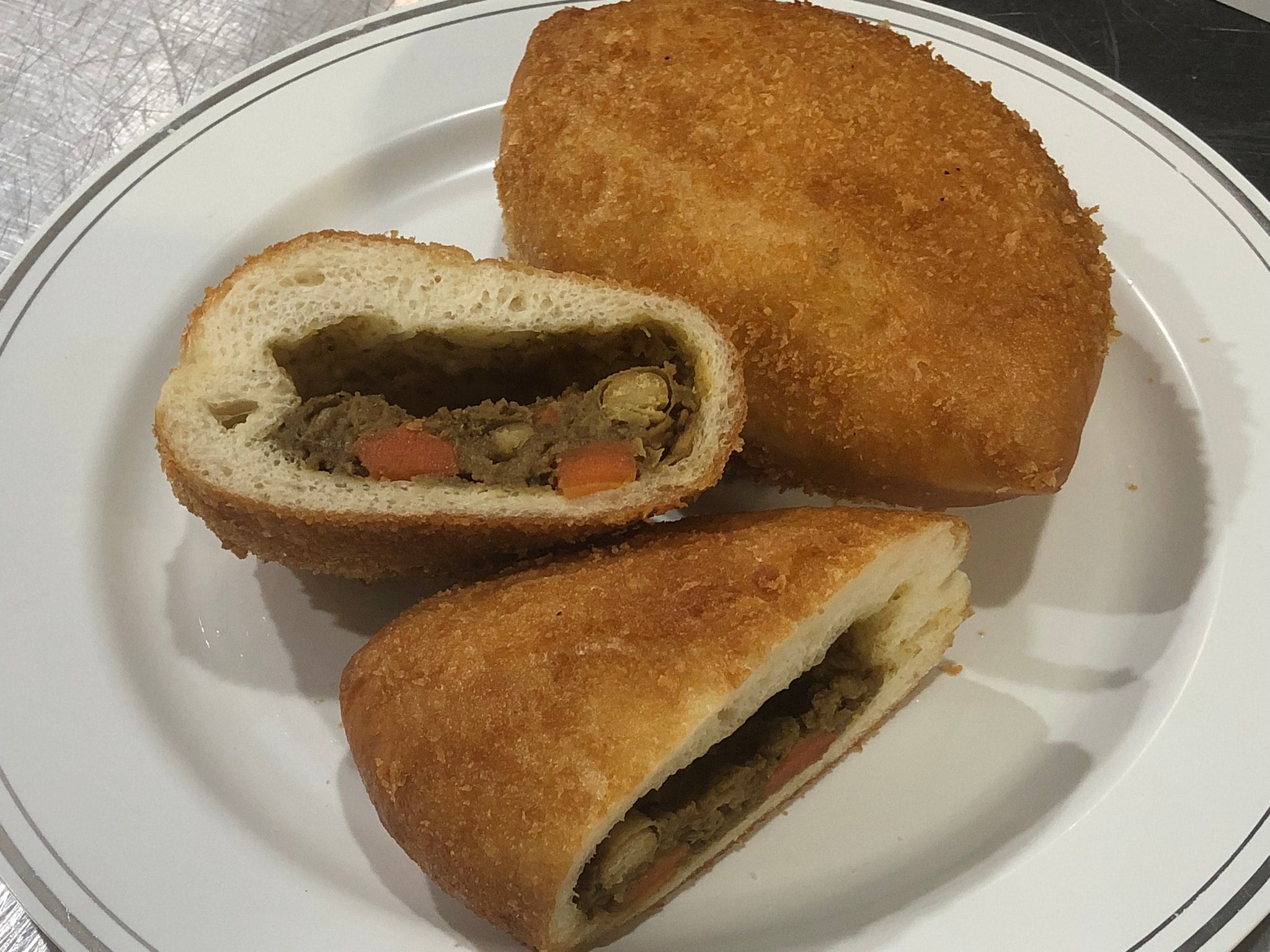 Japanese Curry Pan VEGGIE / カレーパン 野菜 | Kanadell Japanese Bakery